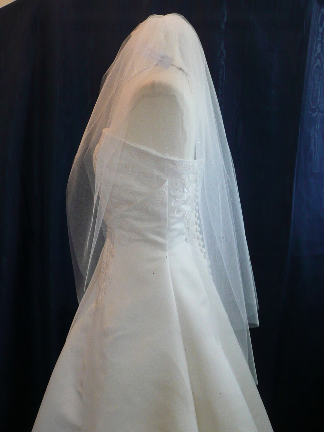 Wedding Bridal Veil 2 Tier Fingertip Length Sparkling Rhinestones Plain ...