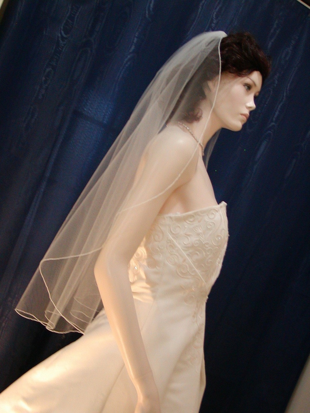 Wedding Veil Bridal Veil Fingertip Length Cascading Waterfall Style ...