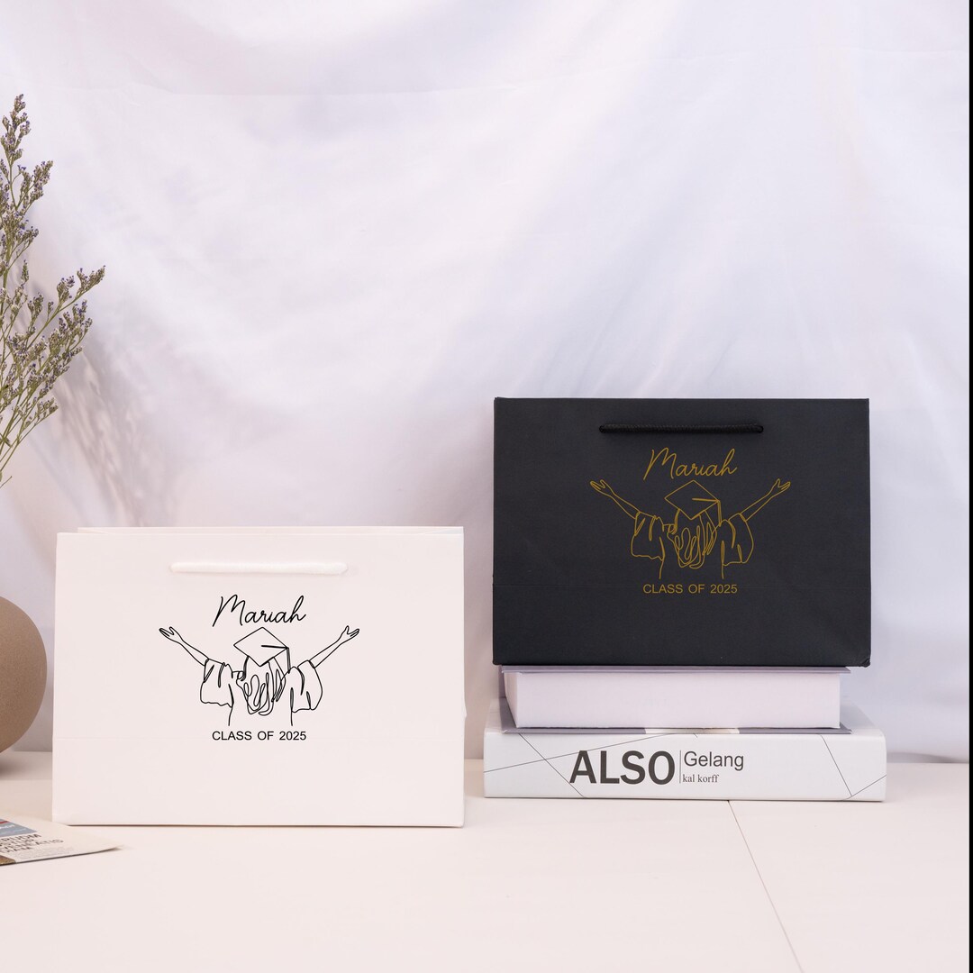 Custom Graduation Gift Bags, Personalized Class of 2025 Gift Bags ...