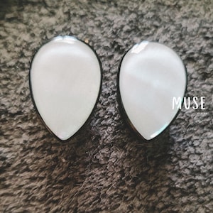 Teardrop Ear Plugs: Stainless Steel Tunnels for Stretched Lobes - Etsy
