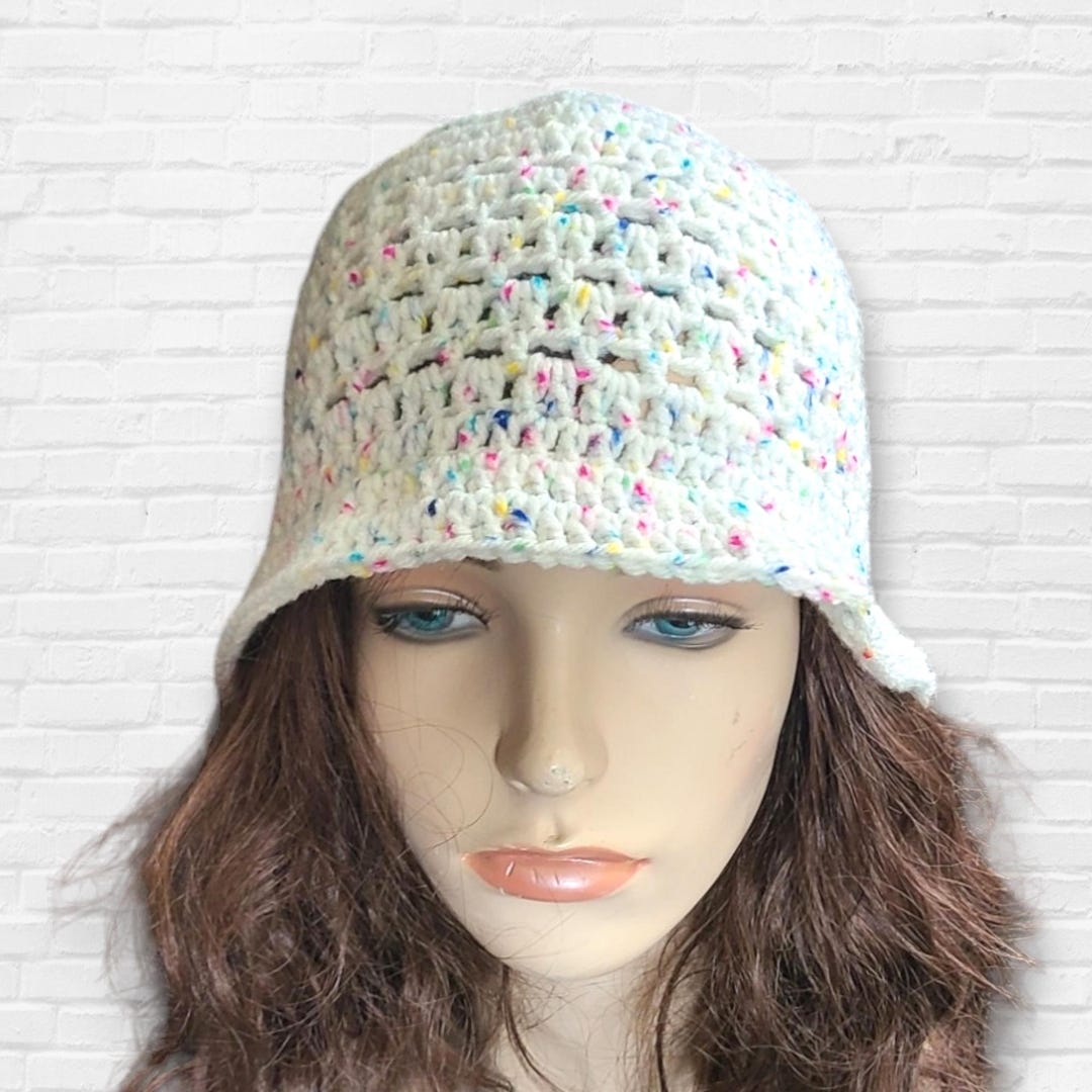 Colorful Bucket Hat, Speckled White Colorful Women's Clothing, Bucket ...