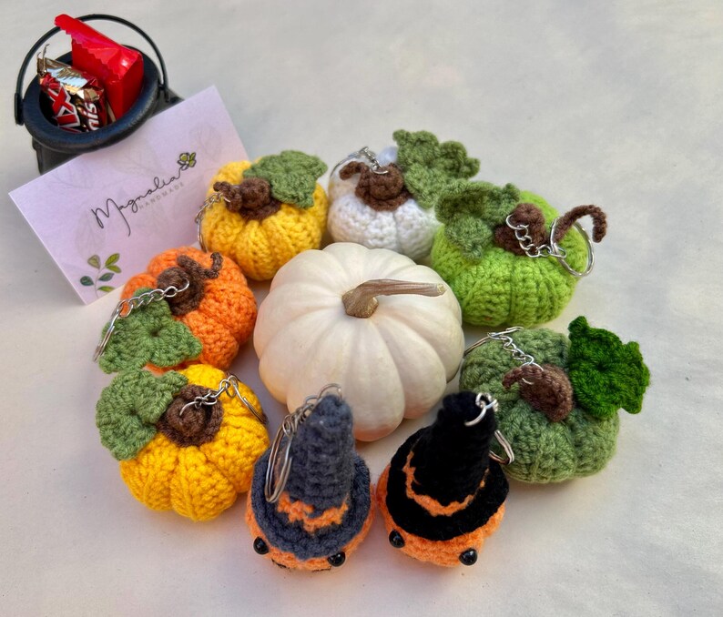 Crochet Pumpkin Keychain: Handmade Amigurumi Pumpkin Bag Charm for Fall ...