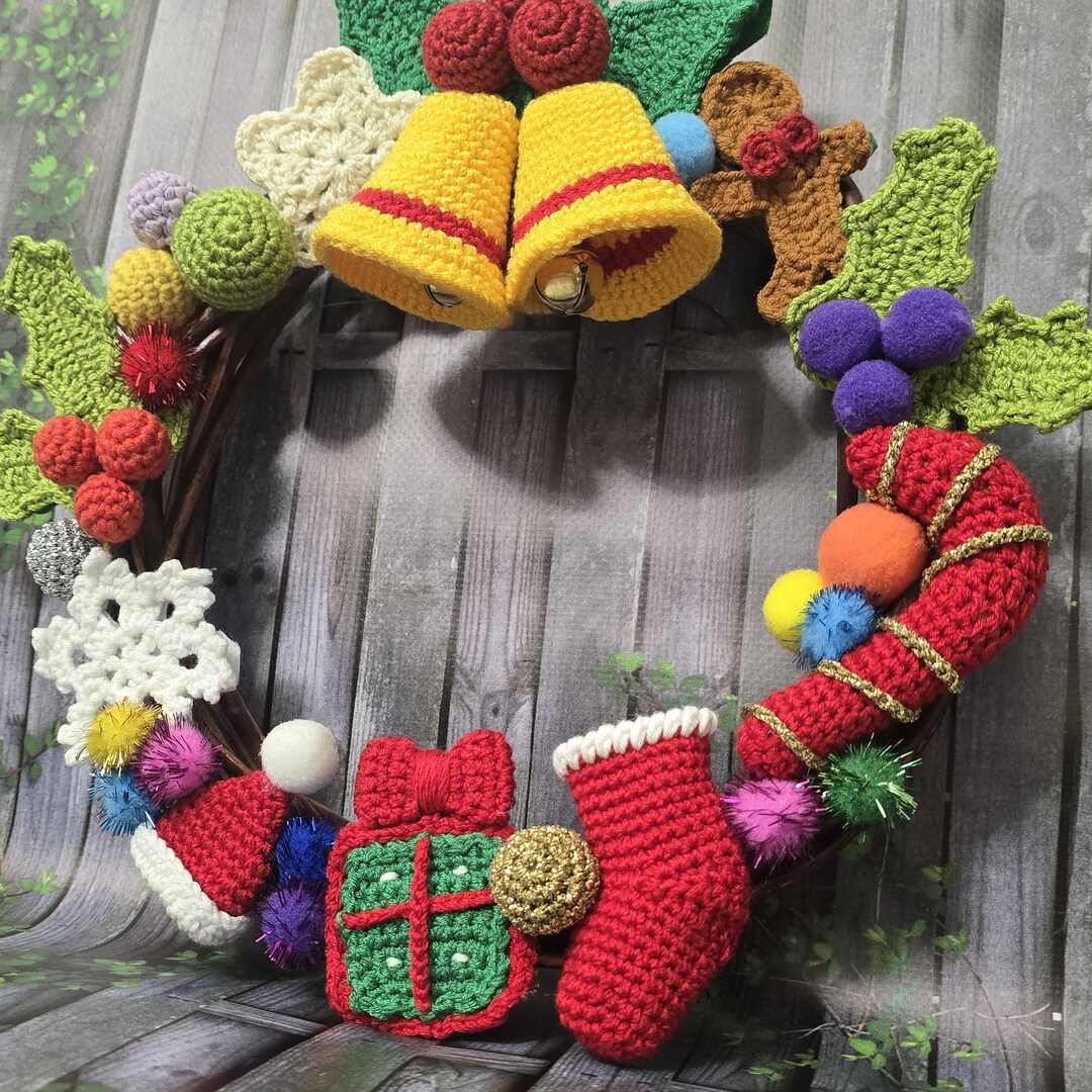 Christmas Door Wreath 12, Gifts for Crochet Lovers, Cheer Wreaths ...