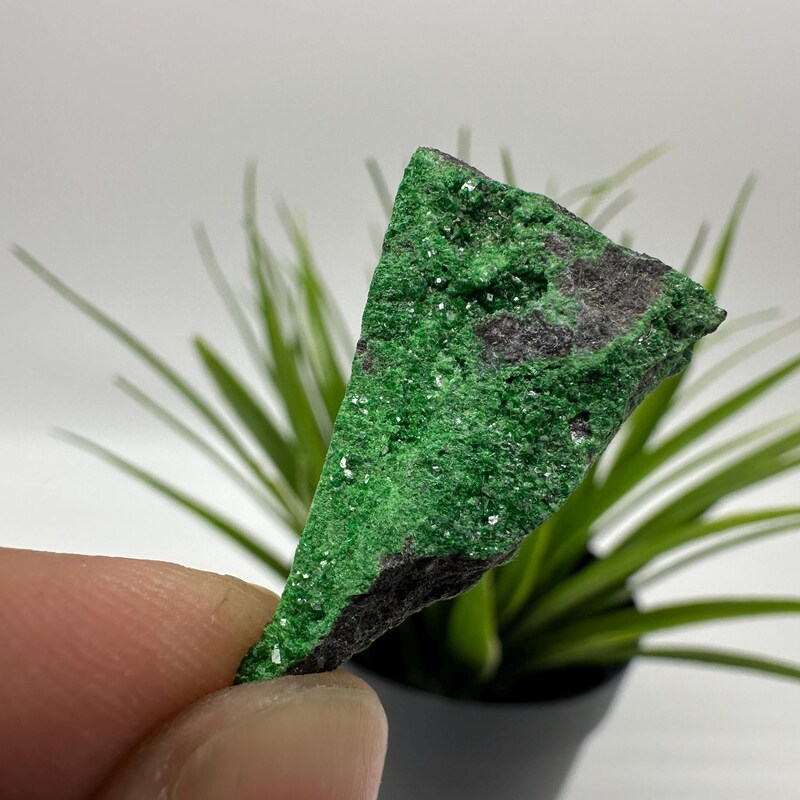 Uvarovite Garnet - Etsy