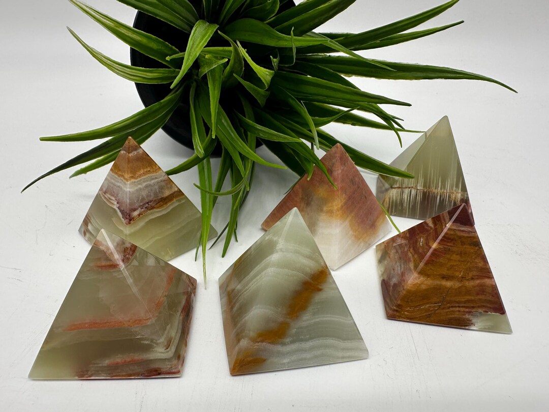 Green Onyx Crystal Pyramid 35mm,grade Multi Green Marble Onyx Pyramid ...