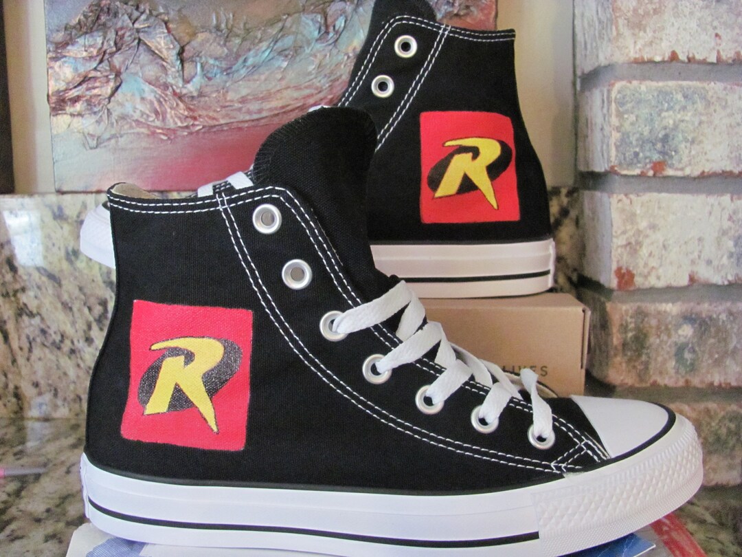 Adult Converse pintado a mano hi top Robin Shoes - Etsy España