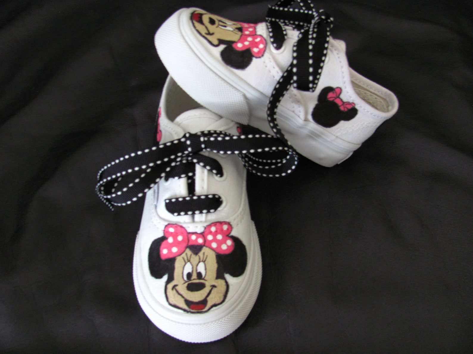 Hand Painted Minnie Mouse Shoes - Etsy