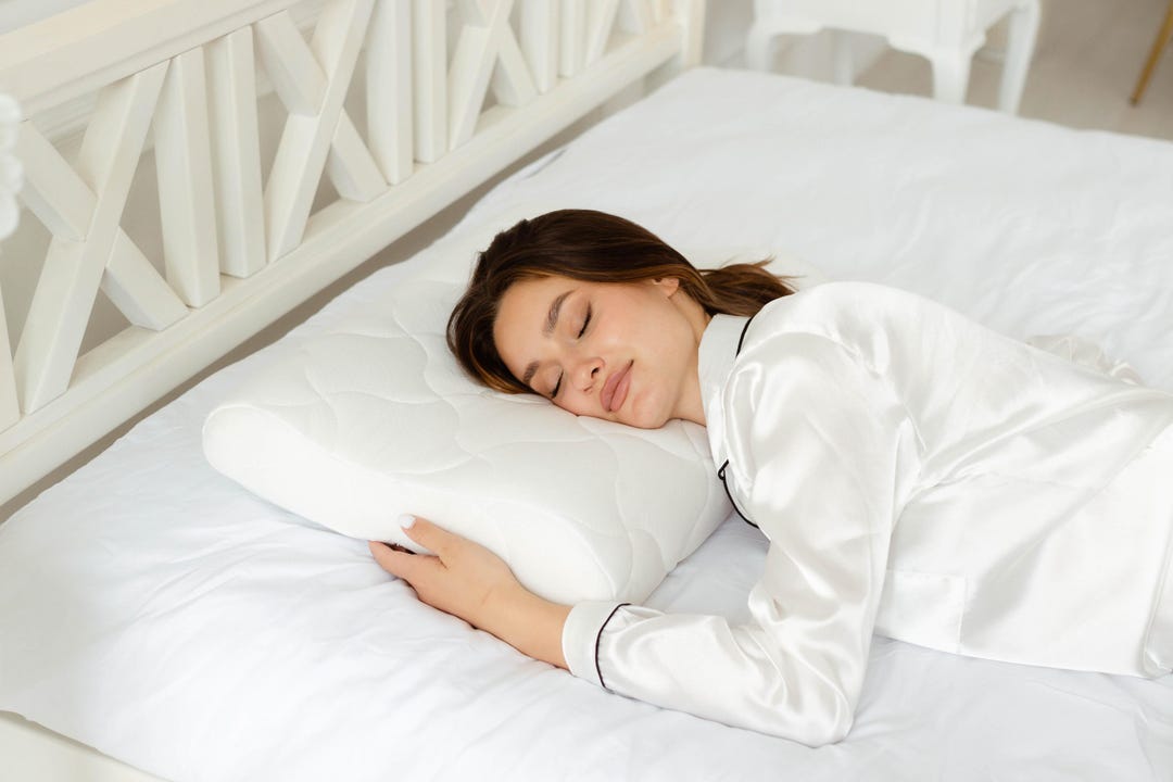 Orthopedic Pillow With Memory Effect. Memory Pillow. Pillow With Memory ...