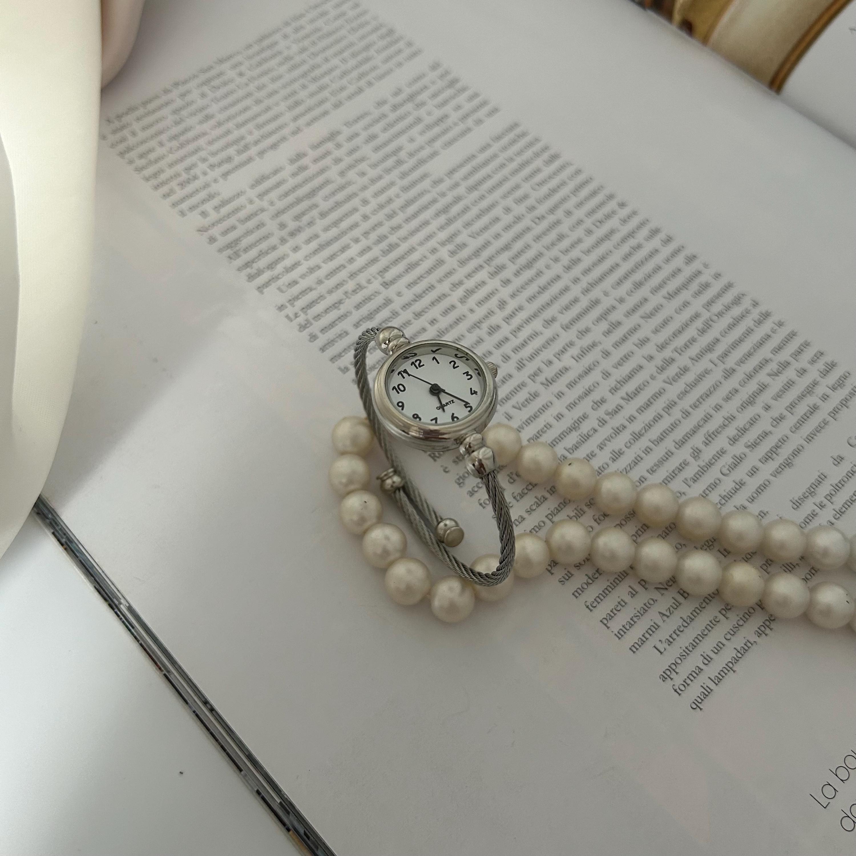 Silver Vintage Watch, Round Dial Small Watch, Bracelet Style Minimal ...