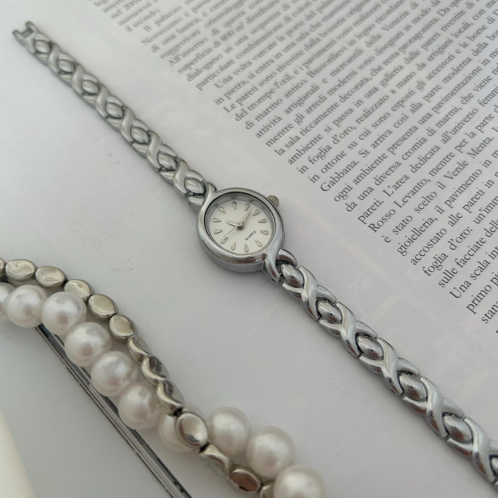 Silver Womens Watch, Silver Vintage Watch, Minimalist Retro Watch, Oval ...