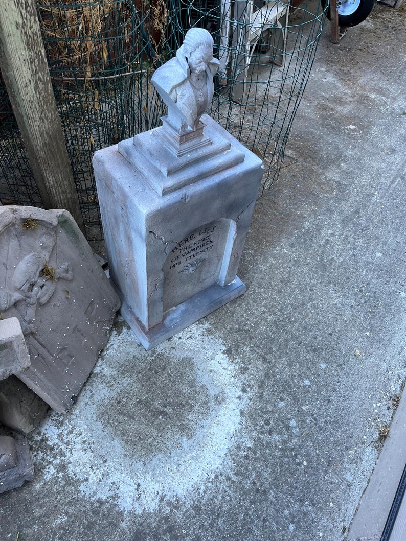 Customizable Tombstone With Bust or Statue - Etsy