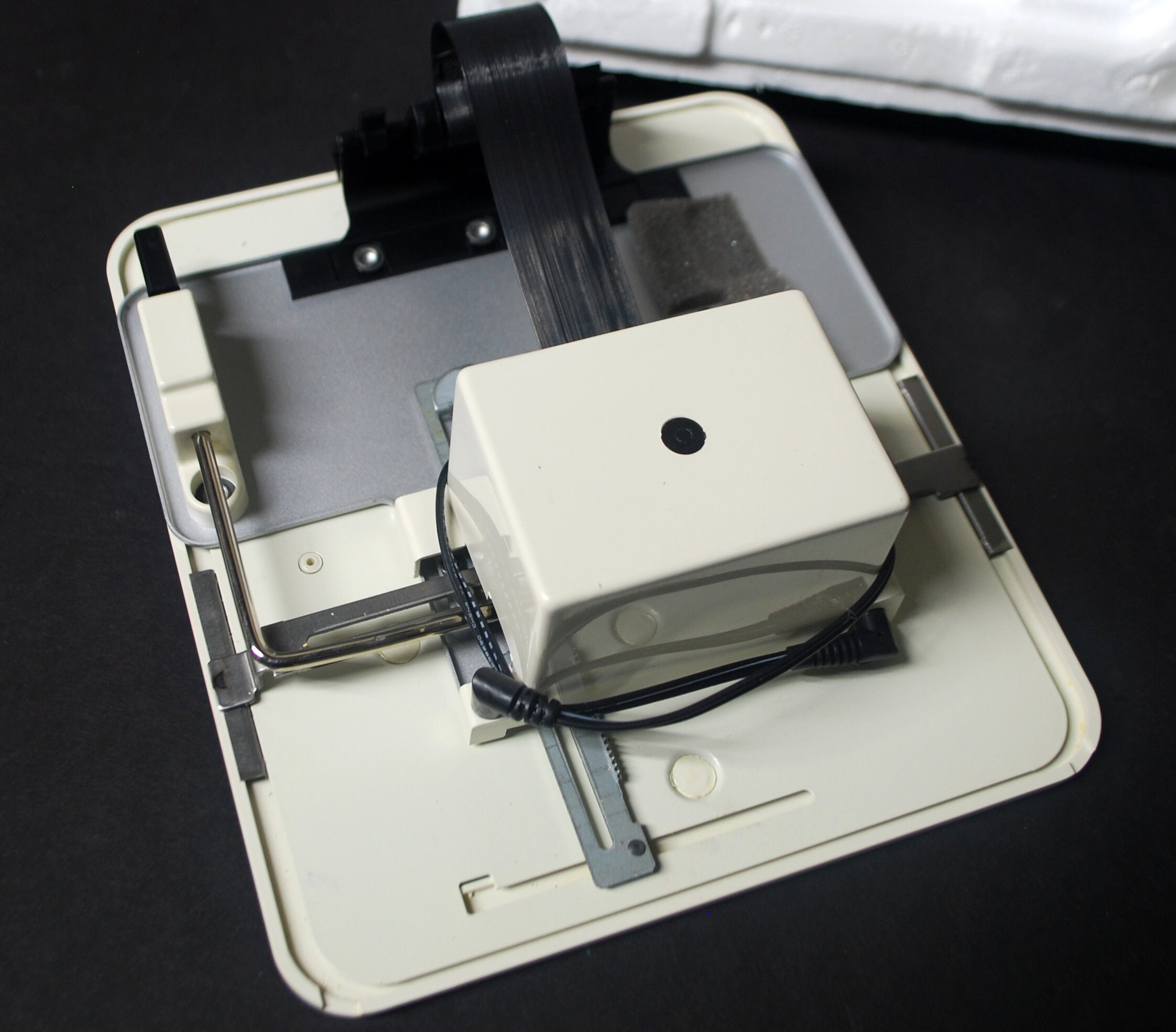 Singer 6268 Sewing Machine Sew Ware Embroidery Unit W/ Foot Accessory ...