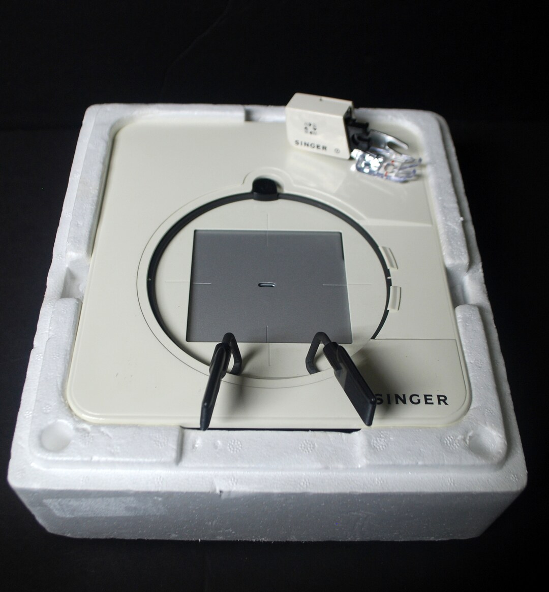 Singer 6268 Sewing Machine Sew Ware Embroidery Unit W/ Foot Accessory ...