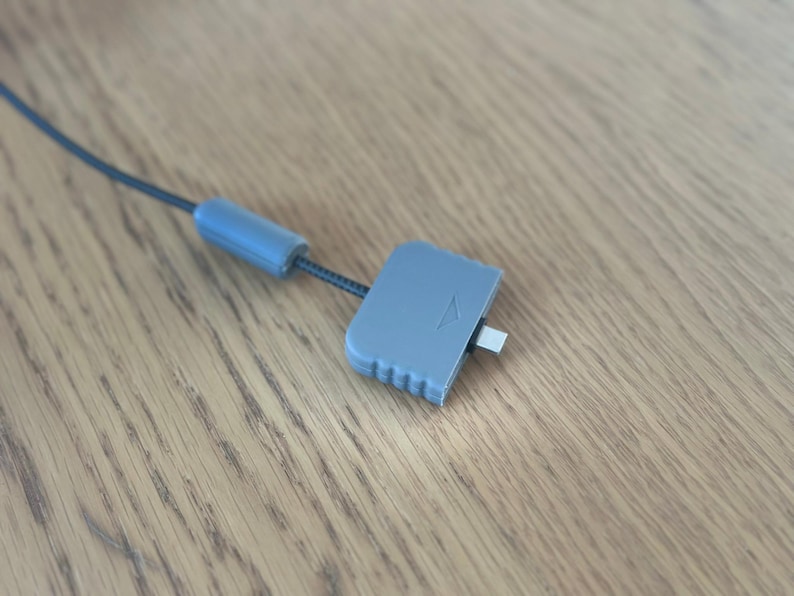 Retro Ps1-inspired USB-C Cable Connector & Noise Cancel Clip | 90s ...