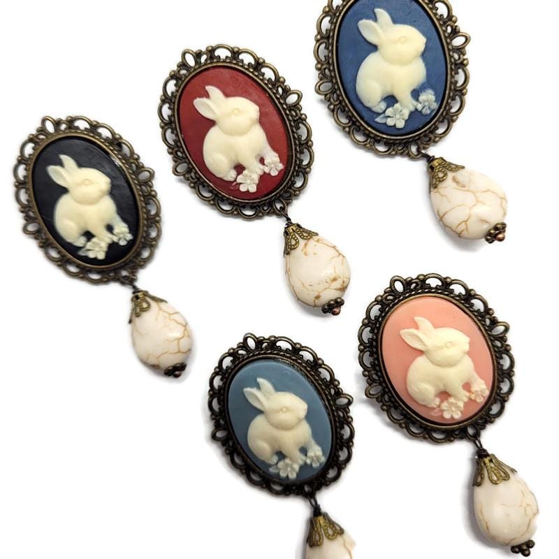 Peter Rabbit Brooch - Etsy UK