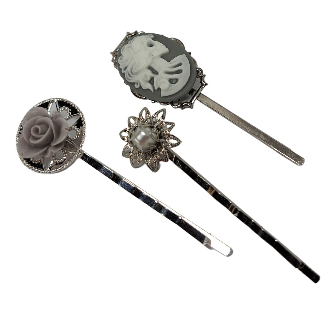 Grey Skull Hair Pins Set of 3 Skull Bobby Pins Goth Gothic Halloween ...