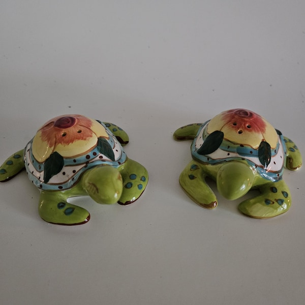 Turtle Salt and Pepper Shakers - Etsy