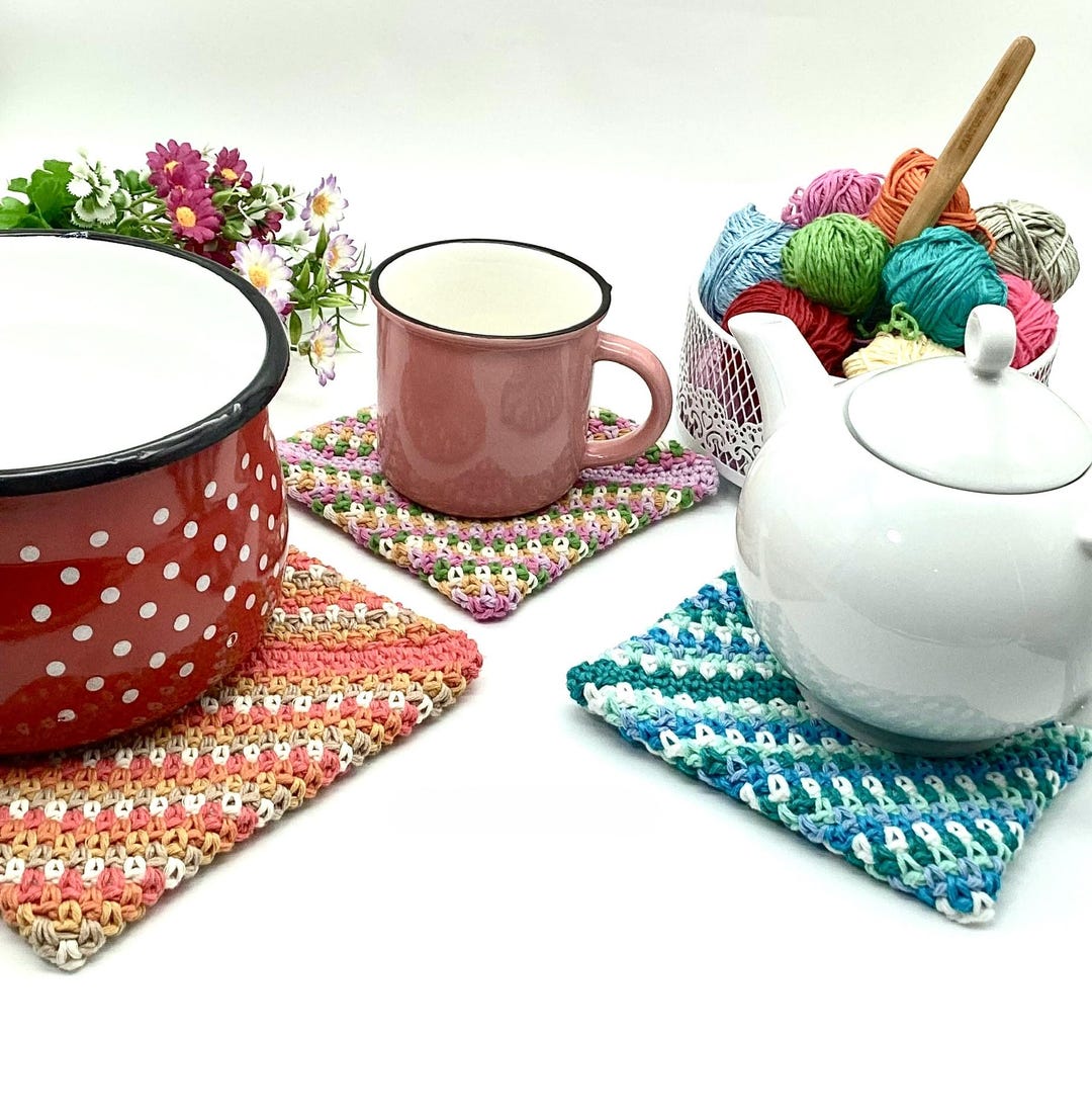 English Crochet Pattern Scrappy Vintage Potholder Scrap Yarn Hot Pad ...