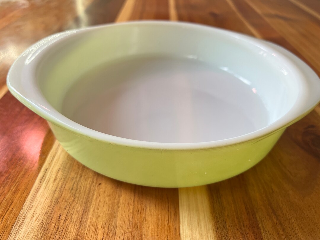 Vintage Pyrex Lime Green 221 Round Cake Pan or Baking Dish, 1950s - Etsy