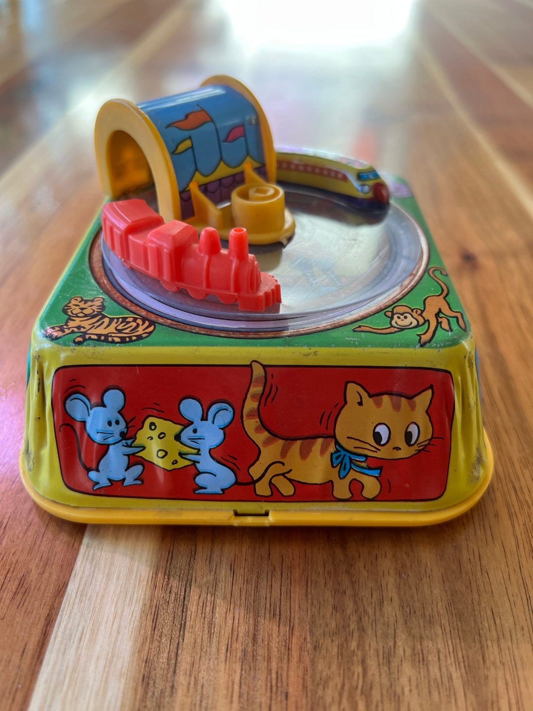 Vintage Wind up Tin Toy Lion Seal Dog Mouse Pig Carnival Theme Graphics ...