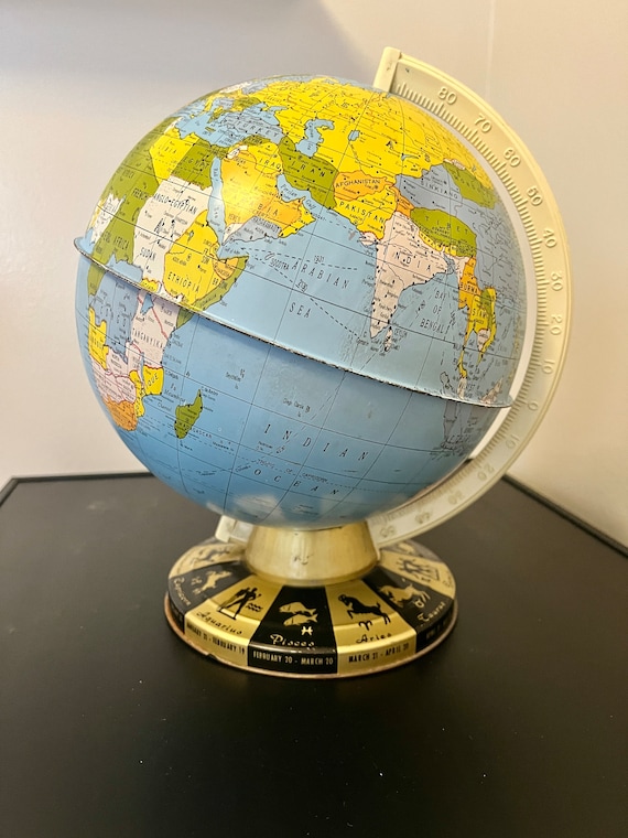 Globe with zodiac signs 60 photos - Youhoroscope.com
