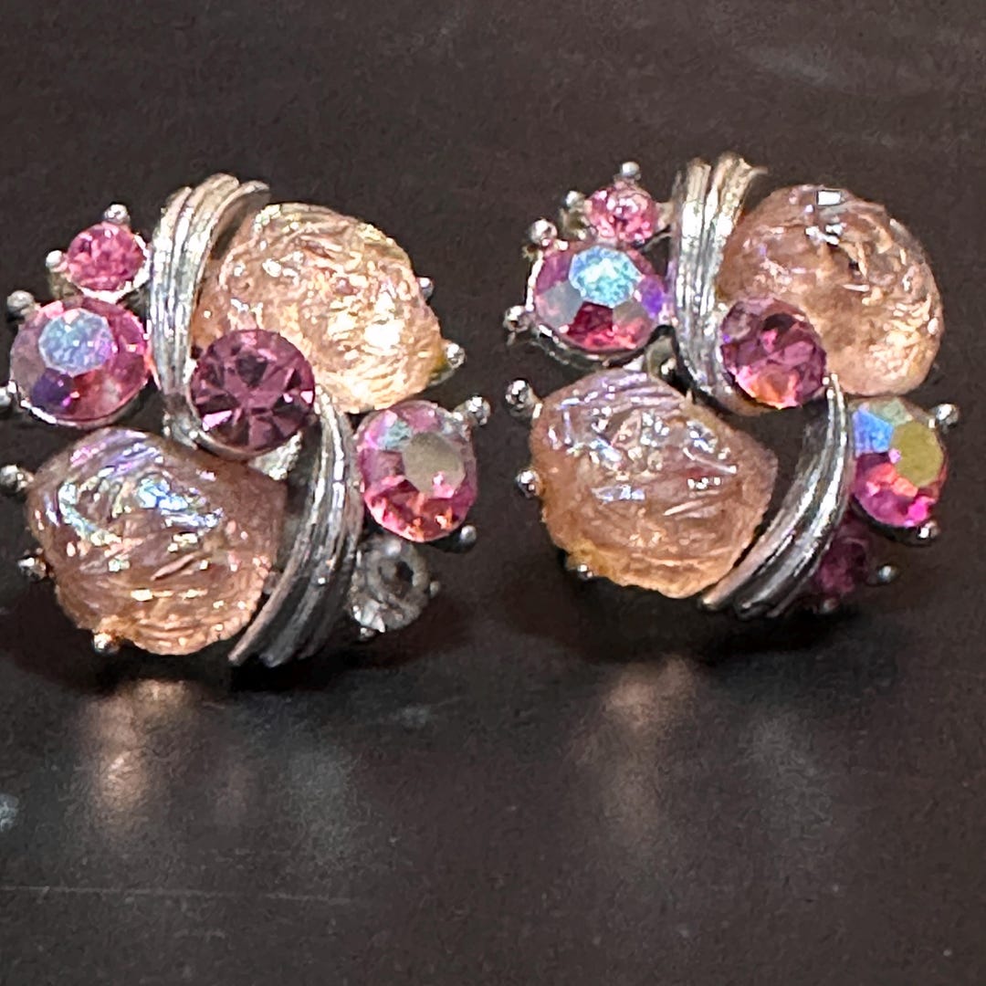 Vintage LISNER Pink Screw Back Earrings Molded Glass RARE - Etsy