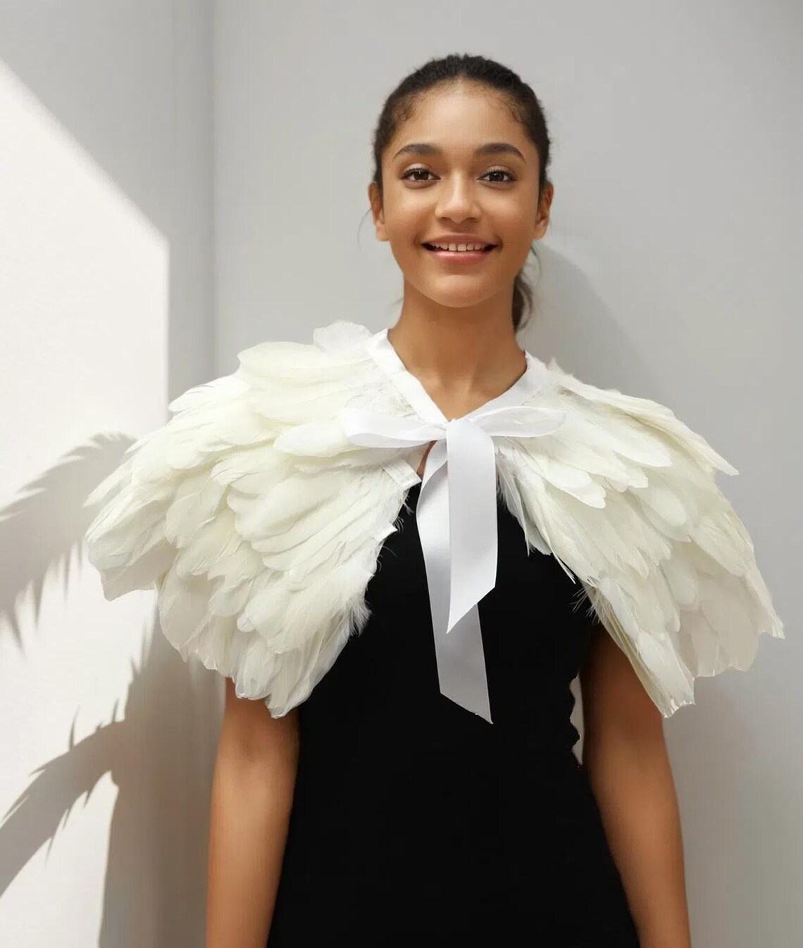 Elegant White Goose Feather Shawl Cloak Bridal Feather Cape Halloween ...