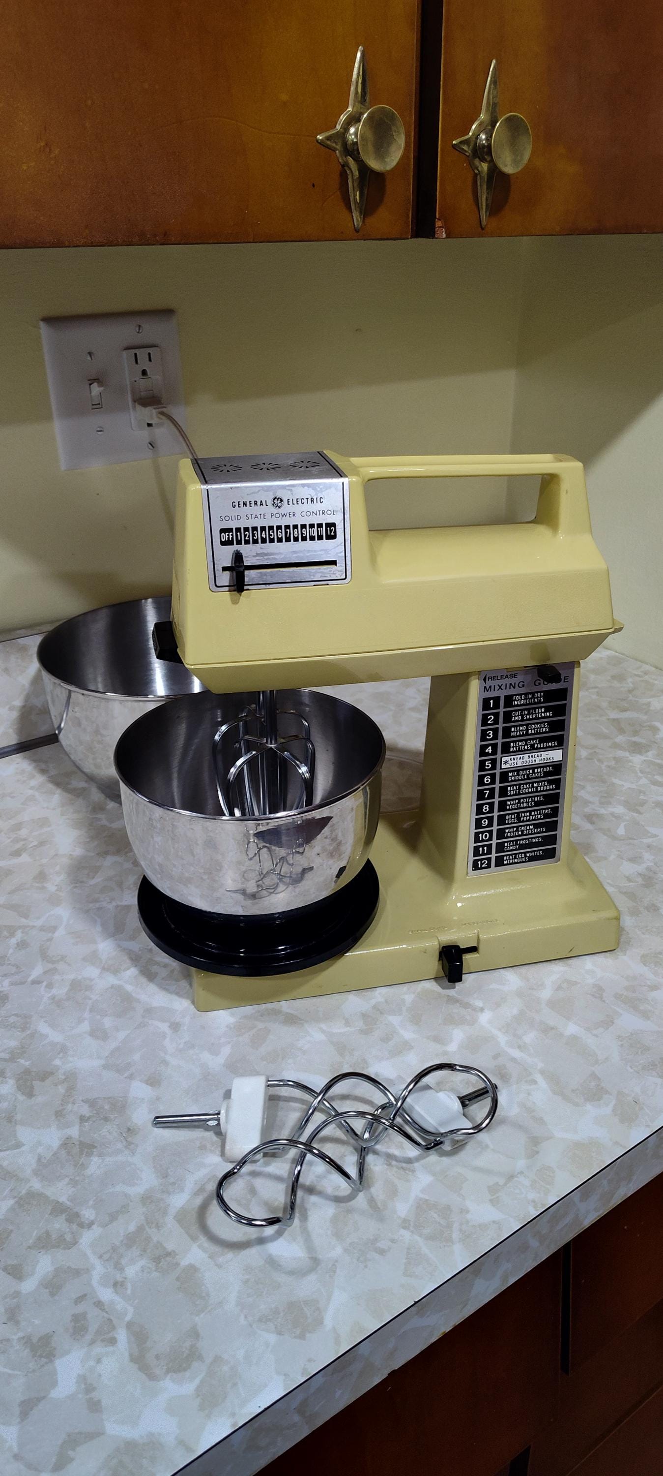 1960s Vintage GE Stand Mixer Harvest Gold W/accessories - Etsy