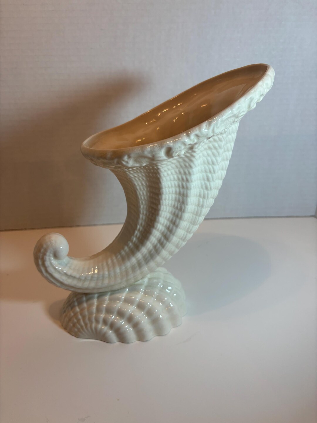 MCM Spode Impl Art Deco Bisque Shell Vase, 7" Wide X 8 1/4" Tall ...