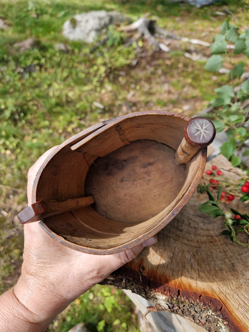 Antique Norwegian Bentwood Tine Box | Kolrosing-inspired Carved Roses ...