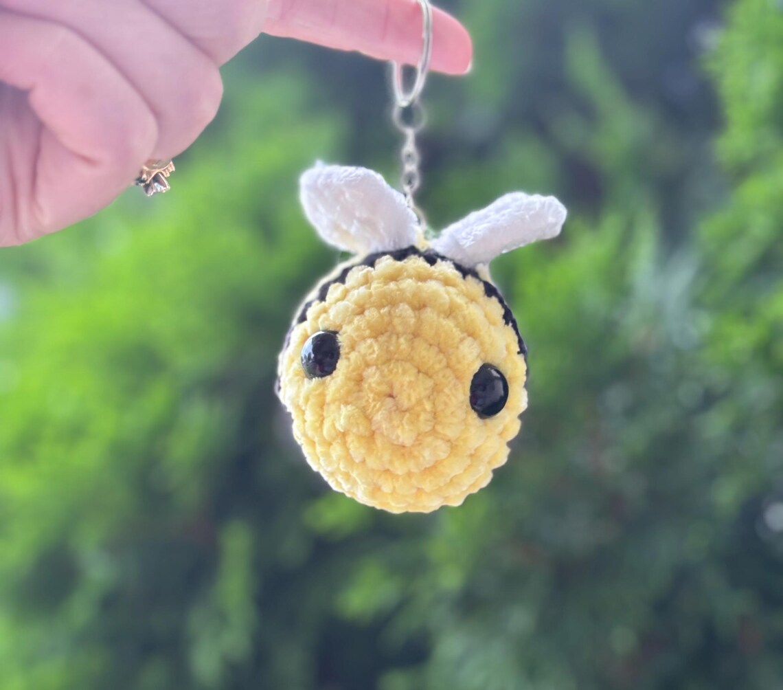 Crochet/amigurumi Bumble Bee Keychain | Plushie/stuffed Animal ...