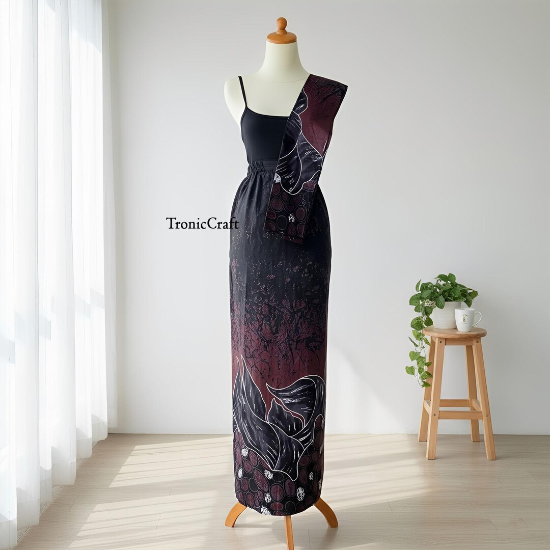 Modern Burgundy Adiwangsa Batik Skirt With Matching Shawl Elegant ...