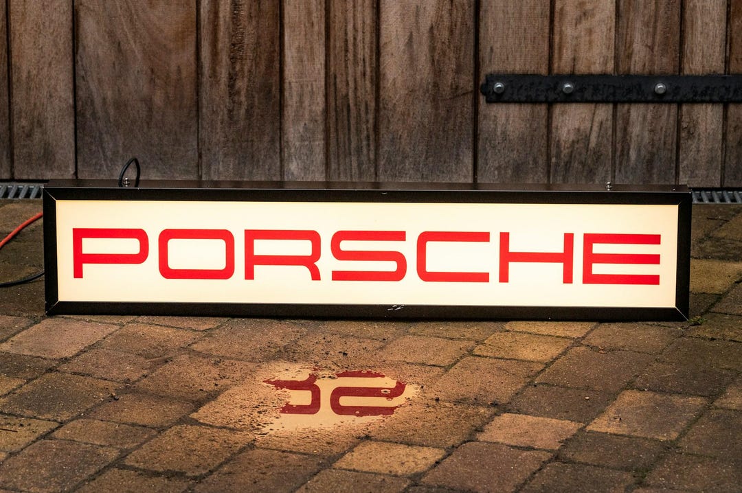 Porsche LED Logo Retro Letter Light Box Wall Sign Metal Lightning LED ...
