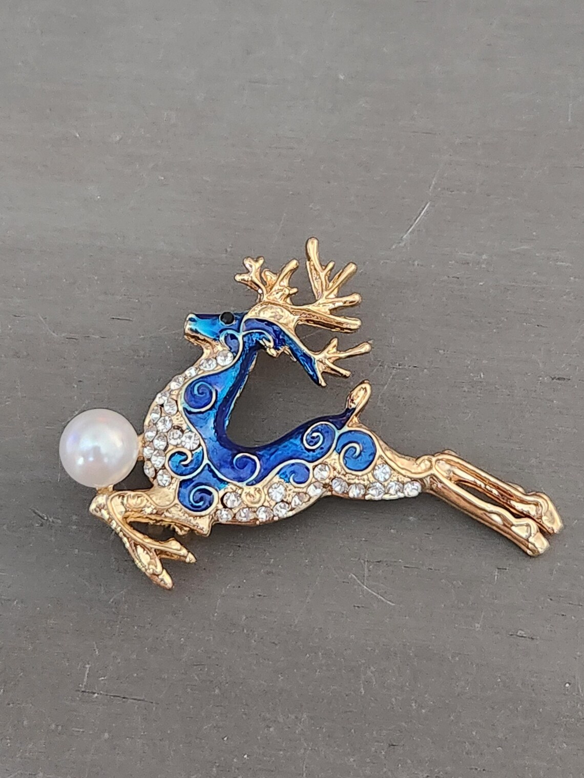 Christmas Brooch, Christmas Reindeer Lapel Pin, Reindeer Brooch ...