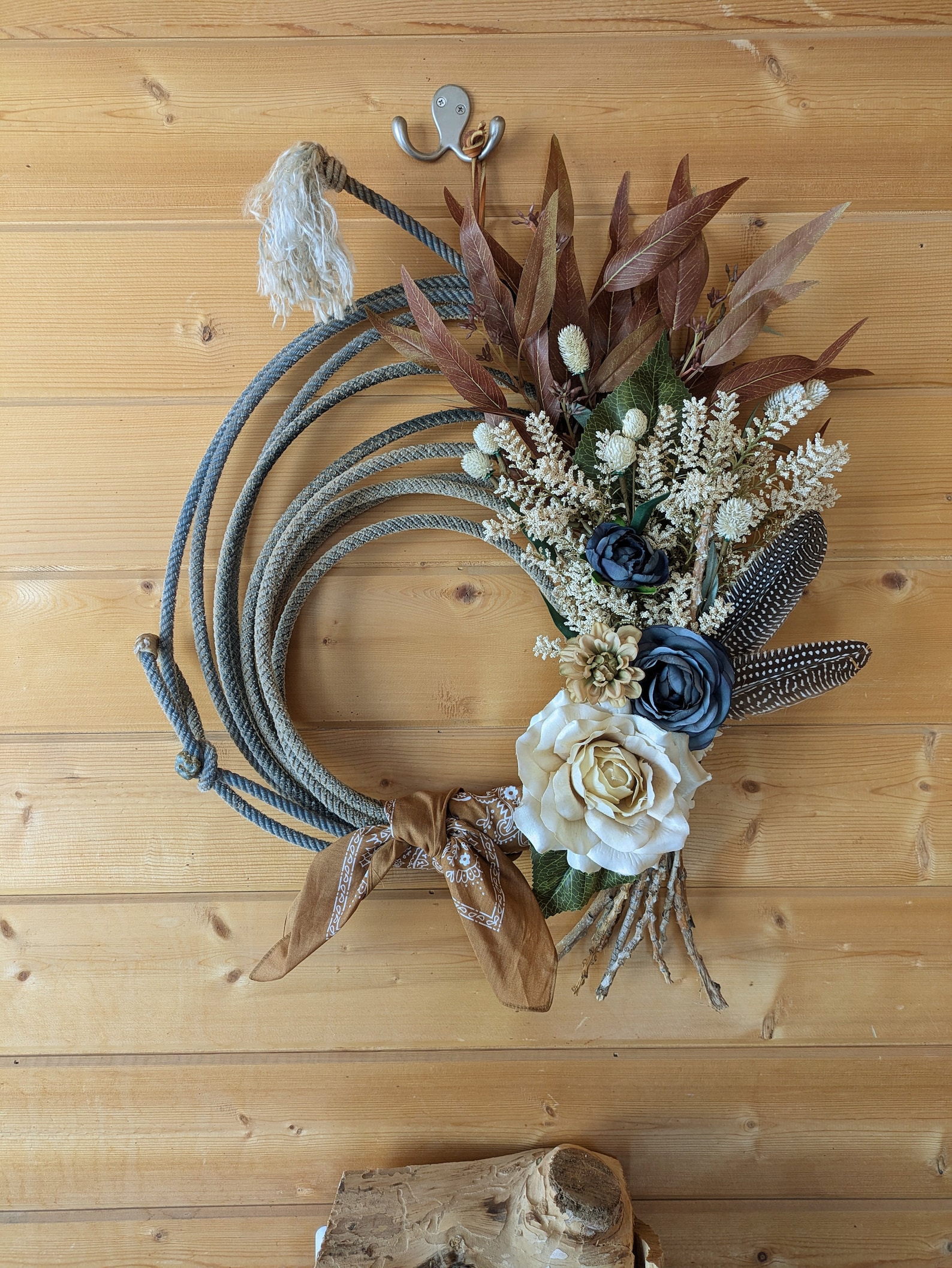 Lovely Western Rope Wreath, Lasso Wreath With Caramel Brown Cabin ...