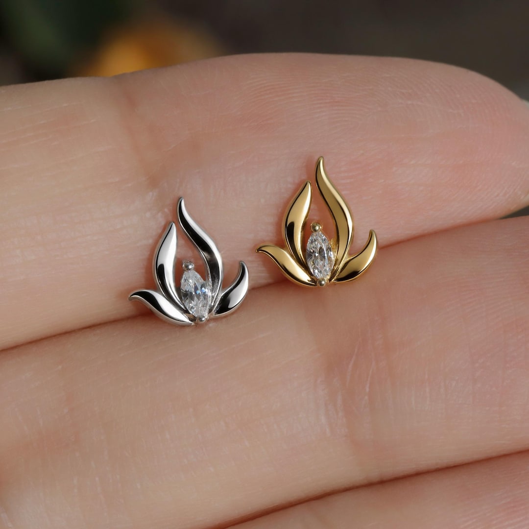 Mini Lotus Threadless Push in Helix Stud, Sterling Silver Cartilage ...