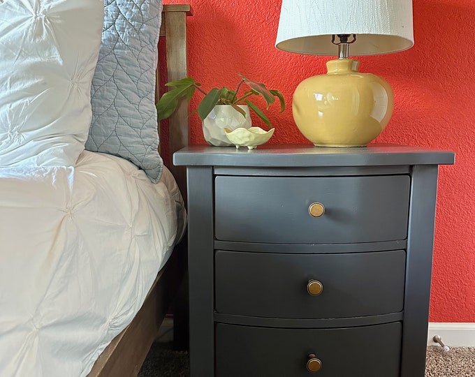 Beautiful Nightstand Set by Broyhill - Etsy