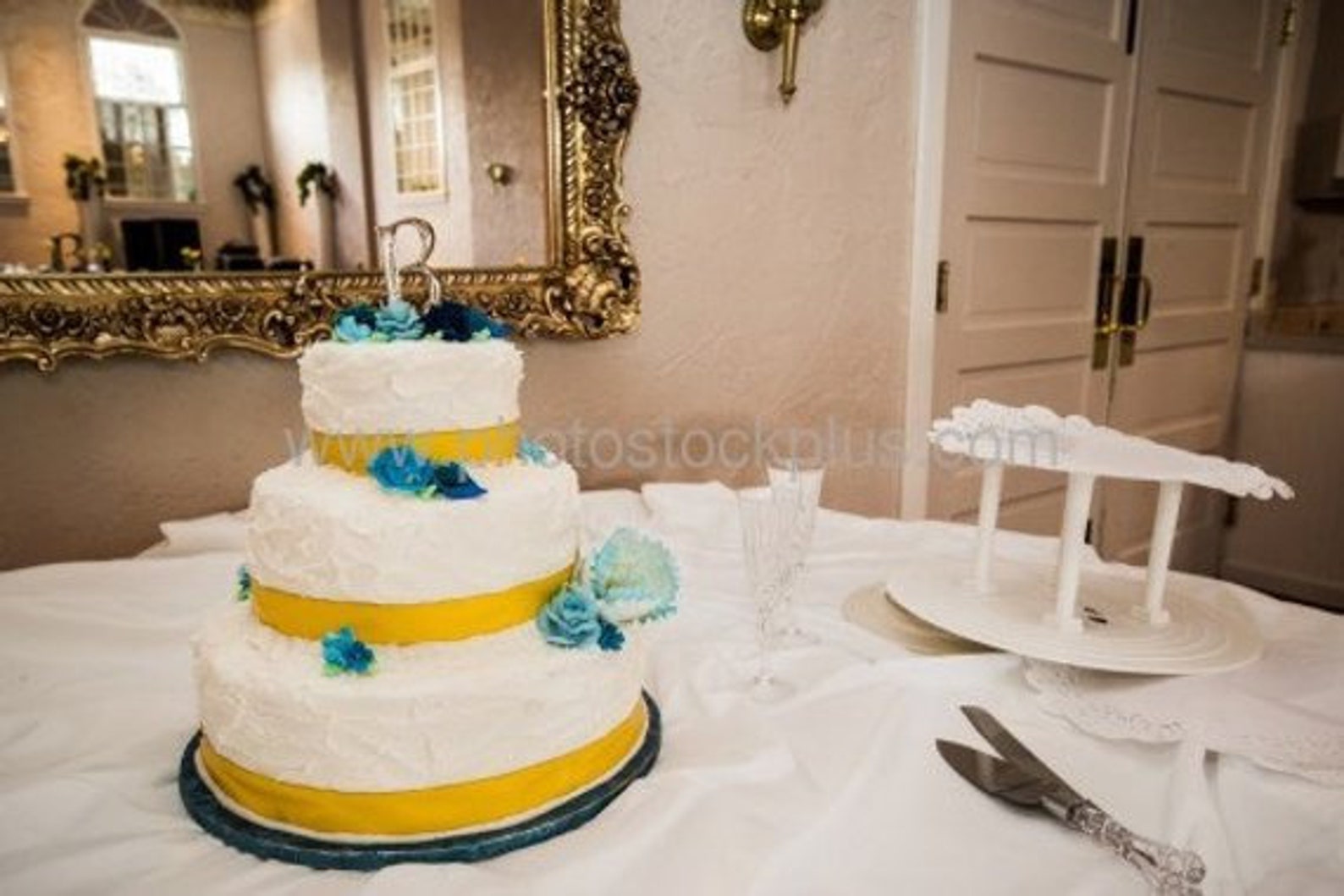 Your Own Custom Replica Mini Wedding Cake Ornament/miniature Cake ...