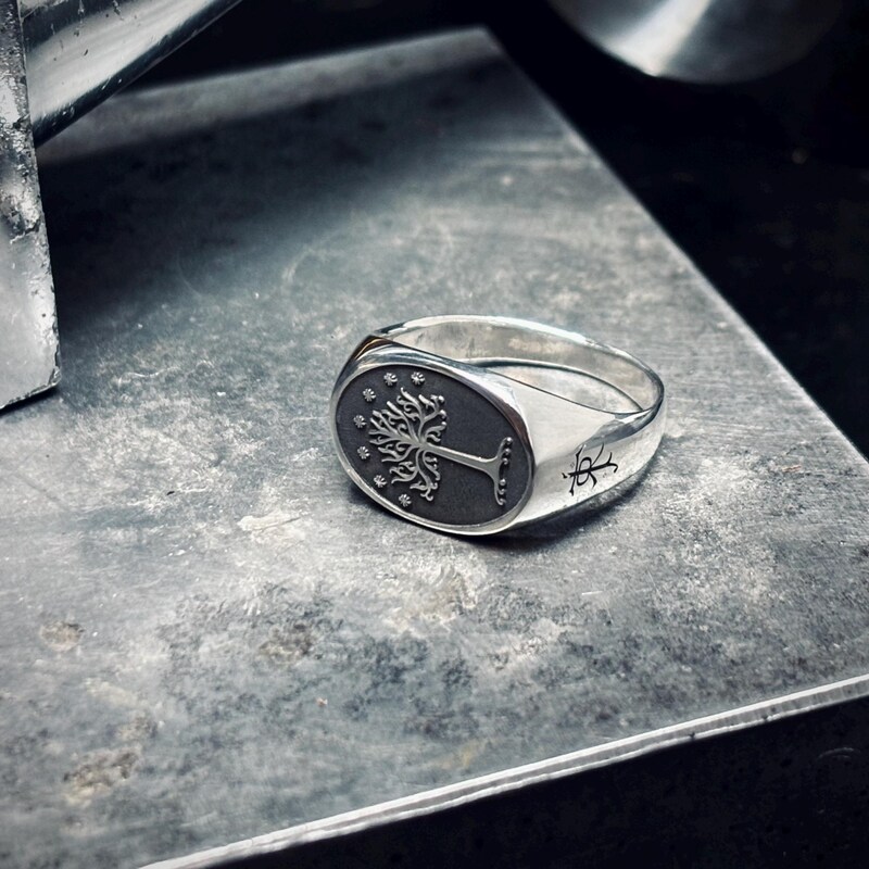 Tree Signet Ring - Etsy