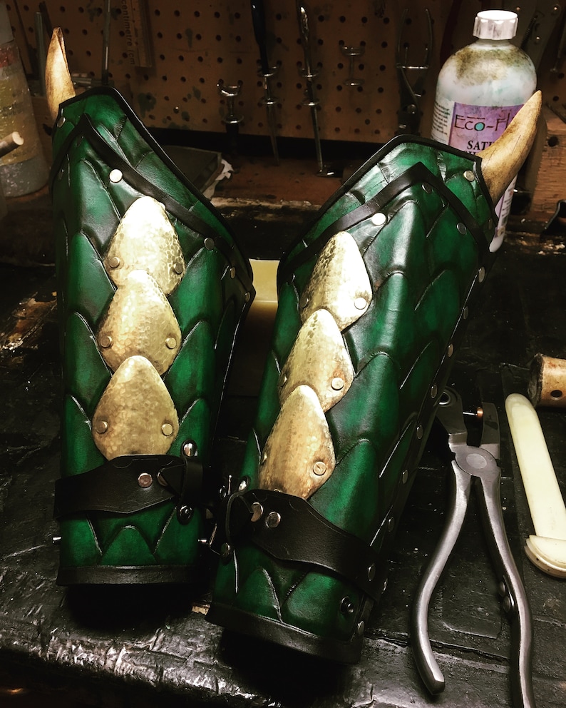 Leather Dragon Gauntlets Inspired by Skyrim - GOT - LOTR - Smaug ...