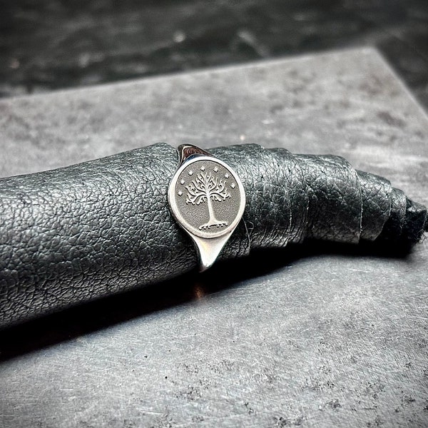 Tree Signet Ring - Etsy