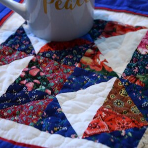 Mini Quilt or Mug Rug Table Mat - Scrappy Triangles - Etsy