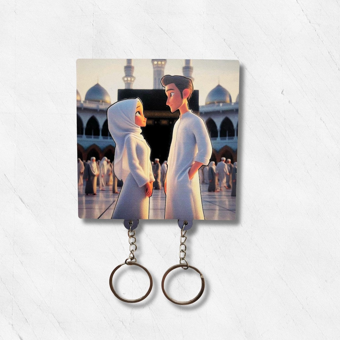 Islamic Wooden Keychain Holder, Sacred Moments at Kaaba, Handcrafted ...