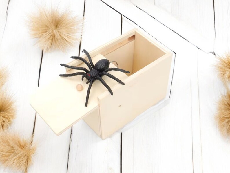 Kids Toy Spider Prank Box - Hilarious Spider Wooden Gadget - Creative ...