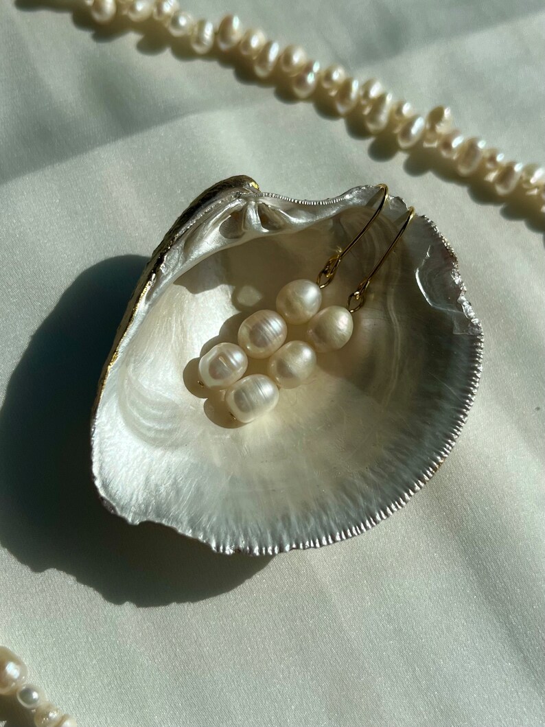 Clam Shell Ring Dish- Trinket Tray- Real Seashell- Hand Painted ...