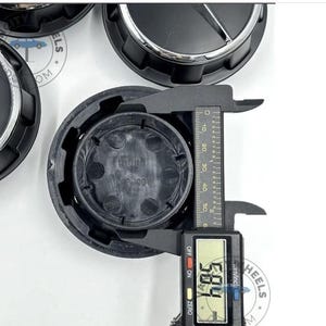 Chrome Mercedes Benz Maybach Hubcap A2224002300, 145mm Wheel Center ...