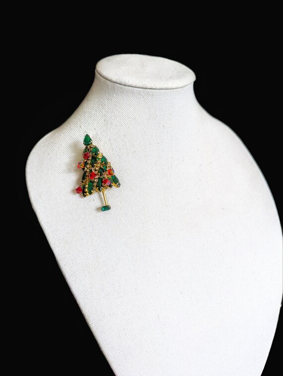 Emerald Rhinestone Christmas Tree Brooch: Vintage Hol… - Gem
