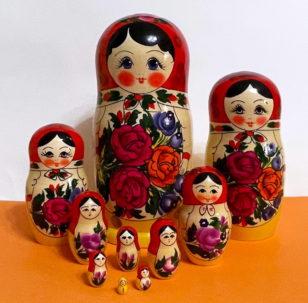 Bonecas russas clássicas de 10, Matryoshka russa autêntica com flores ...