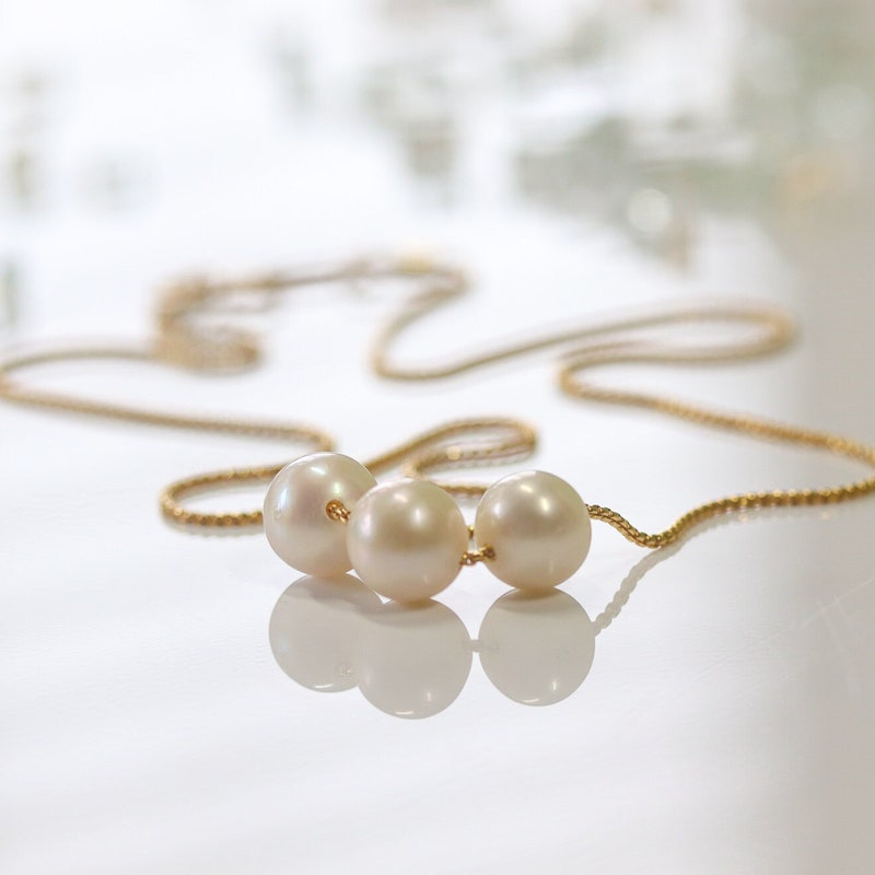 Three Pearl Necklace - Etsy