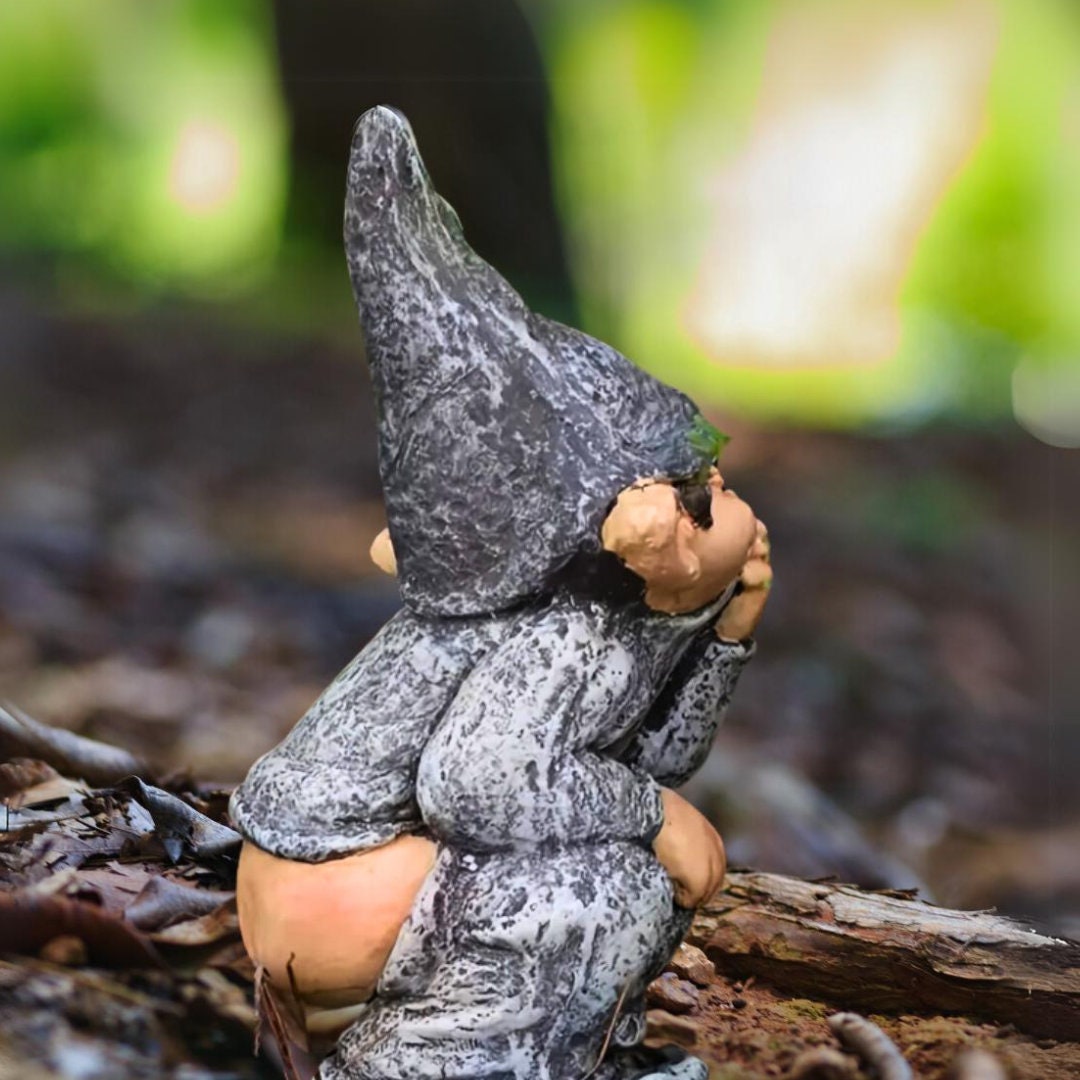 Funny Elf Garden Statue Pooping Elf Sculpture Funny Garden Gnome ...